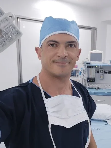 Dr Fernando Navas Traumatólogo